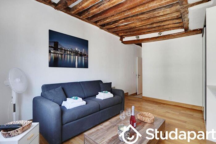 Appartement à louer - Saint Merri, Paris ème arrondissement - 1 pièce