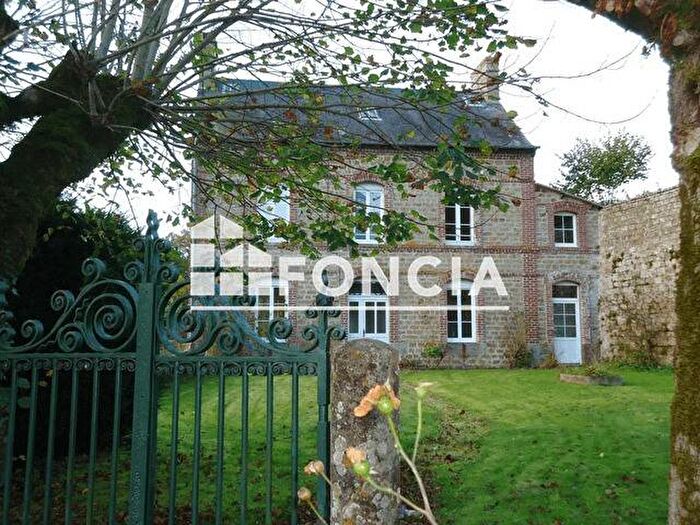 Maison à louer - Montilly-sur-Noireau - 5 pièces - 4 chambres