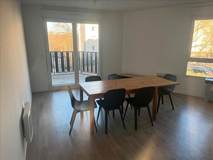 Appartement à louer - Poissy, La Coudraie - 3 pièces - 2 chambres