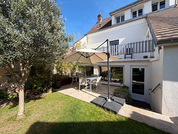 Quincy-Voisins : Maison 7 pièces à vendre