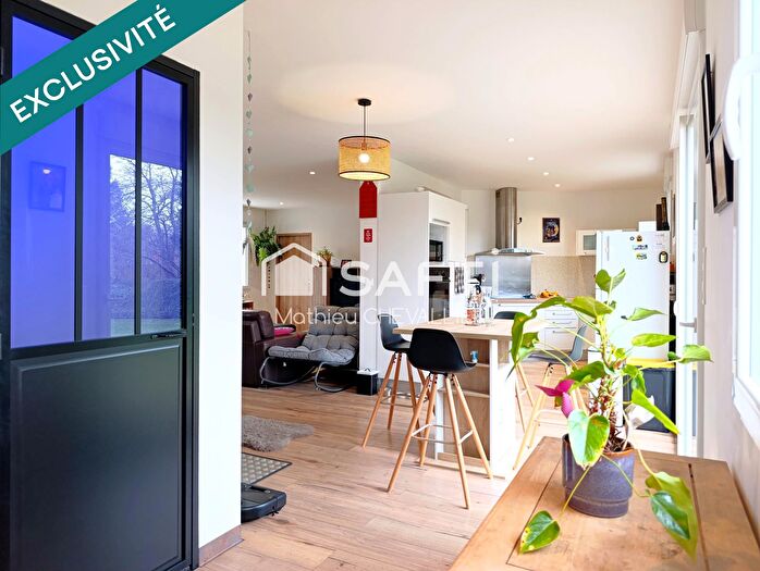 Maison à vendre - Vauchelles-les-Quesnoy - 6 pièces - 4 chambres