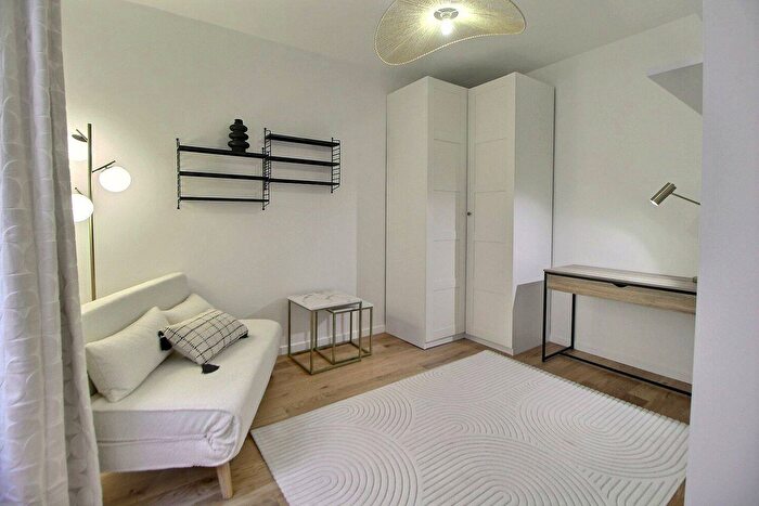 Appartement à louer - Trudaine-Maubeuge, Paris ème arrondissement - 2 pièces - 1 chambre