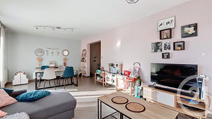 Appartement à vendre - Feyzin - 5 pièces - 3 chambres