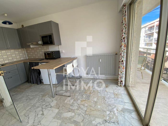 Mourillon-Centre, Toulon - Appartement 1 pièce à louer