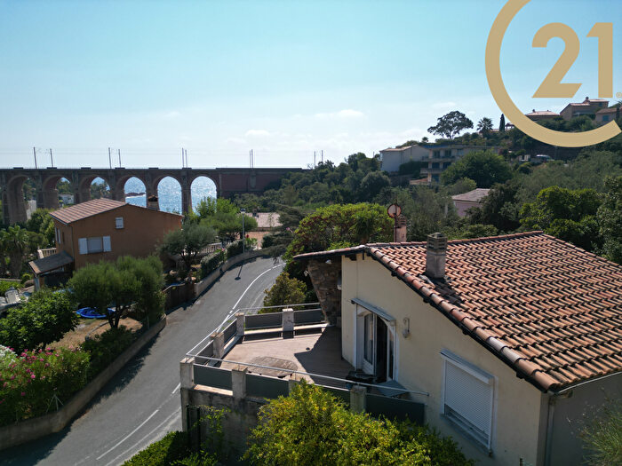 Saint-Raphaël : Maison 3 pièces à vendre