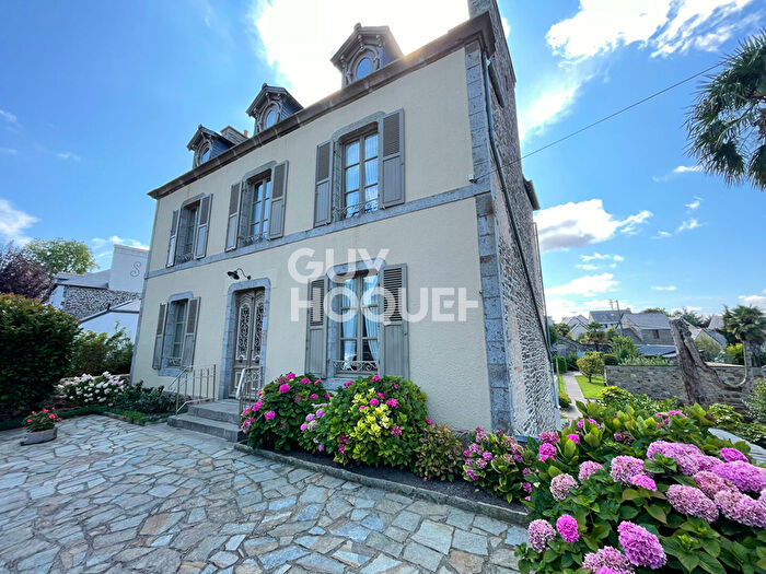 Maison à vendre - Dol-de-Bretagne - 8 pièces - 6 chambres