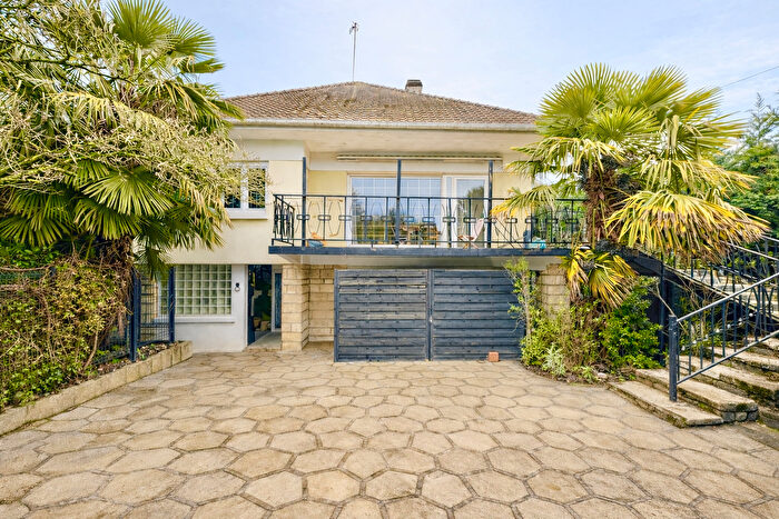 Maison à vendre - Lamorlaye - 5 pièces - 3 chambres