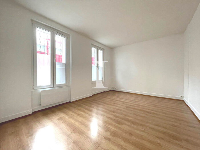 Appartement à louer - Paris e , Porte de la Villette - 1 pièce
