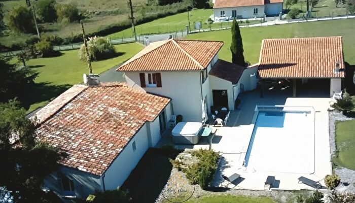 Maison à vendre - Oriolles - 8 pièces - 6 chambres