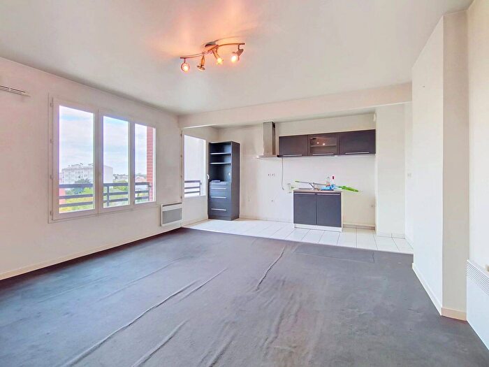 Appartement 3 pièces à louer à La Noue-Clos Français, Montreuil