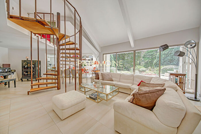 Maison à vendre - Crespières - 9 pièces - 7 chambres