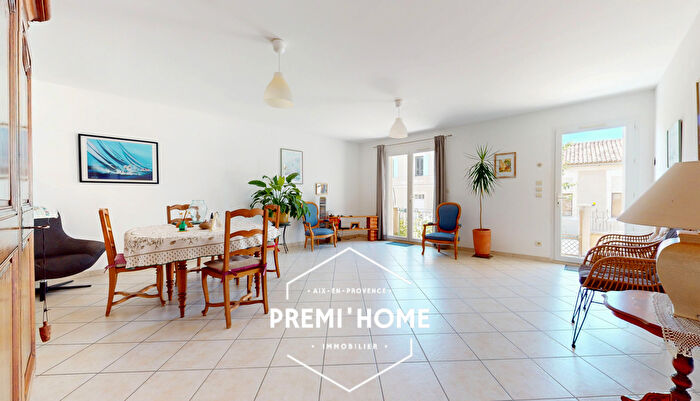 Maison 3 pièces à Aureille, à vendre