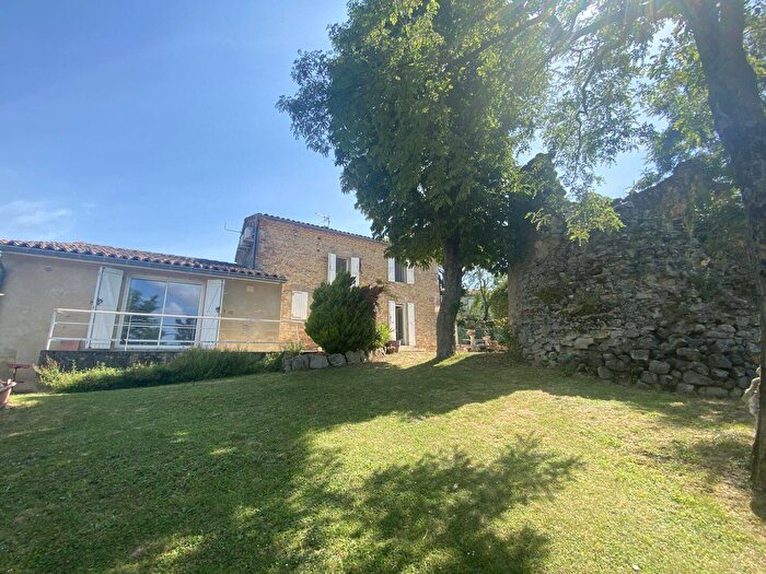 Lagarde : Maison 5 pièces à louer
