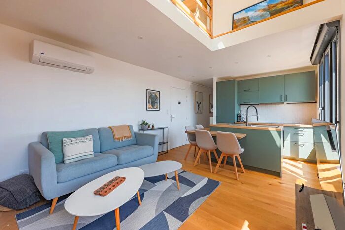 Puteaux, Centre-ville : Appartement 3 pièces à vendre