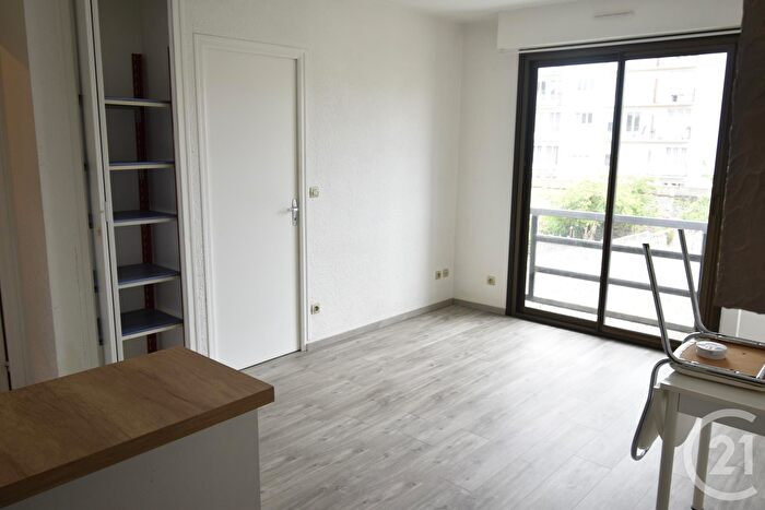 Appartement 2 pièces à Laval, Hilard, à louer