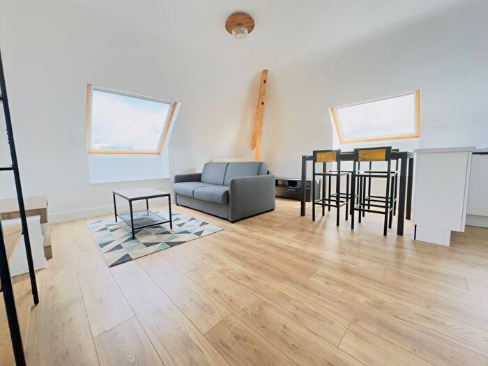 Appartement à louer - Orléans, Châtelet - 2 pièces - 1 chambre