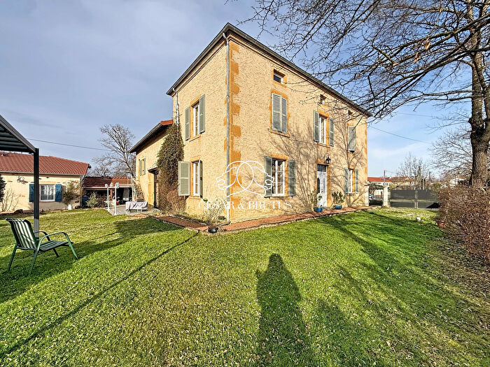 Maison 10 pièces à vendre - Pouilly-sous-Charlieu