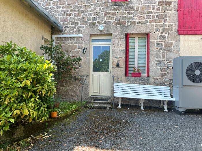 Maison à louer - Vitrac-sur-Montane - 2 pièces - 1 chambre