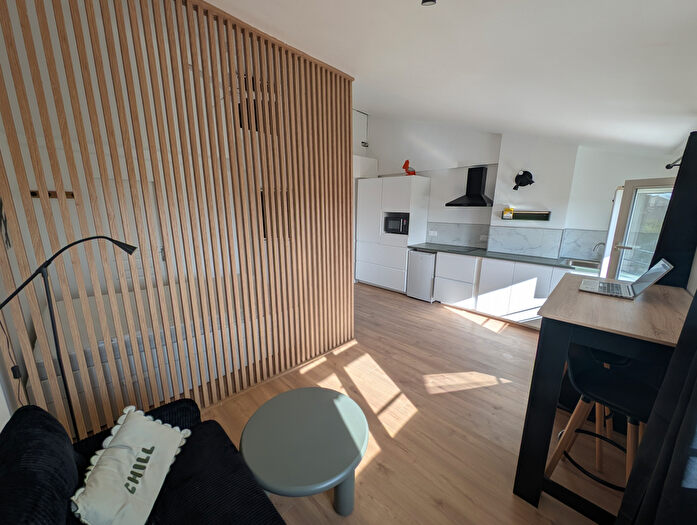 Appartement 1 pièce à Toulon, Place d'Armes, à louer