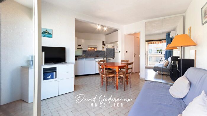 Appartement à vendre - Saint-Raphaël, Centre-ville - 2 pièces - 1 chambre