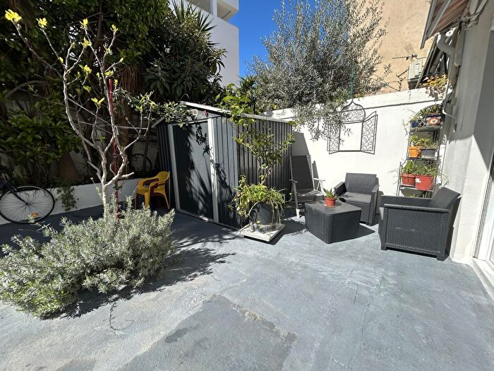 Maison à vendre - Marseille e  - 5 pièces - 4 chambres