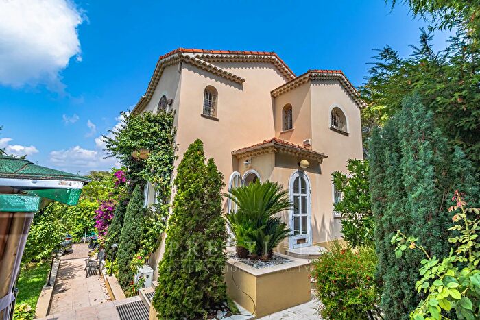 Maison à vendre - Antibes, Juan-les-Pins, Le Cap - 6 pièces - 3 chambres