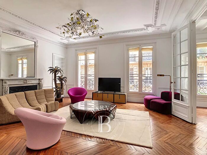 Appartement à louer - Paris e , Clichy, Trinité - 5 pièces - 4 chambres