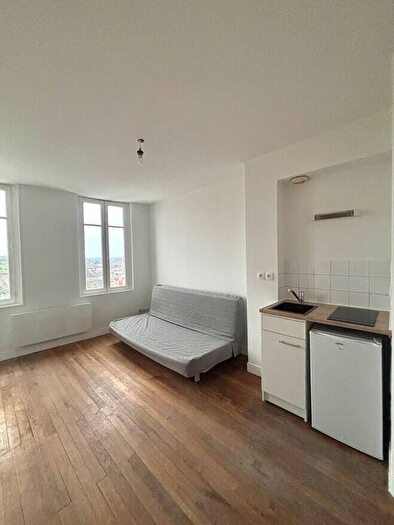 Appartement à louer - Vieil Angoulême-Centre Ville - 1 pièce