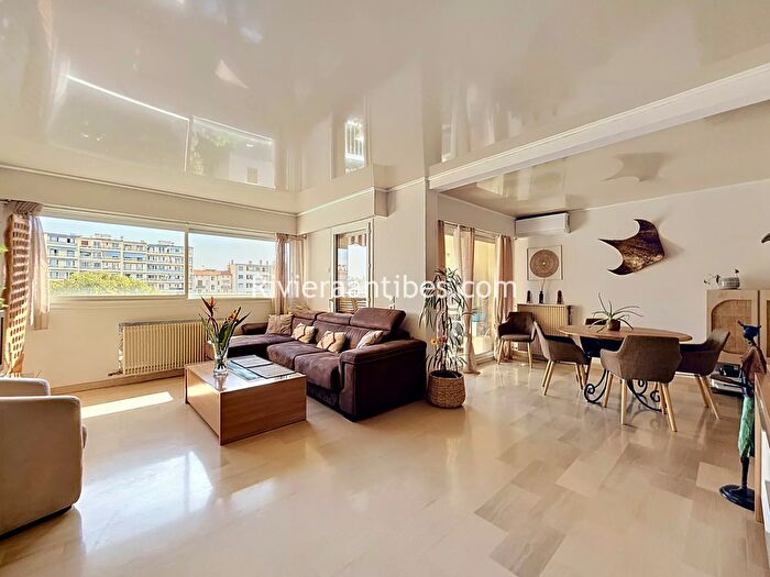 Appartement 3 pièces à vendre à Antibes, Antibes-les-Pins, Trianon, Le Fournel, Peyregoue