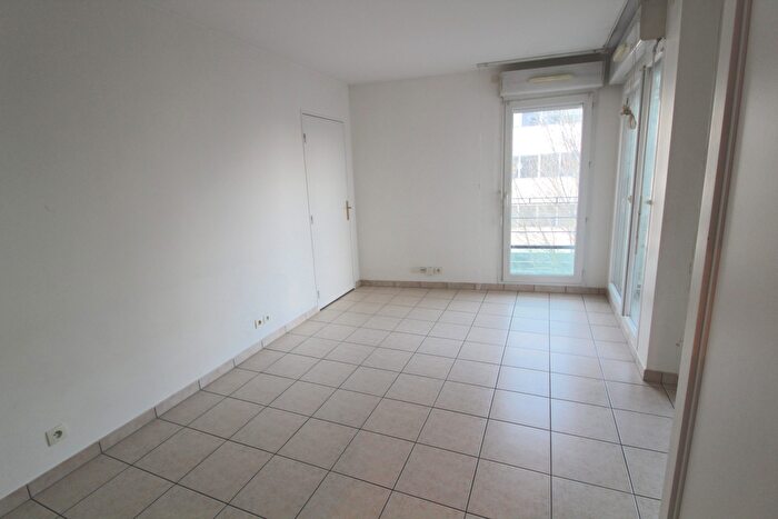 Appartement 1 pièce à louer - Montigny-le-Bretonneux