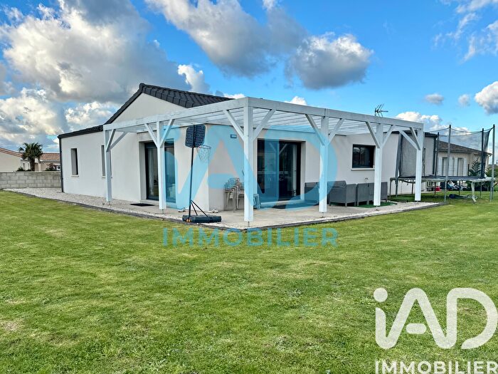 Maison à vendre - Thénac - 5 pièces - 4 chambres