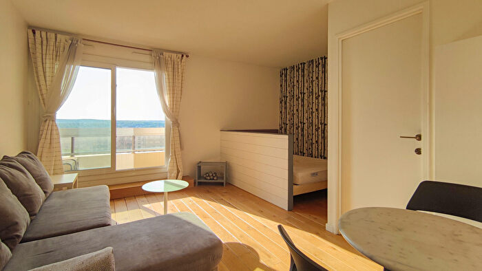 Appartement 1 pièce à vendre à Issy-les-Moulineaux, Les Epinettes, Le Fort, Les Hauts dIssy