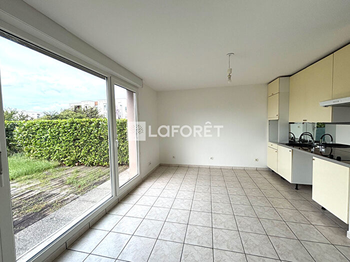 Appartement à vendre - Meyzieu, Sud Ouest - 2 pièces - 1 chambre