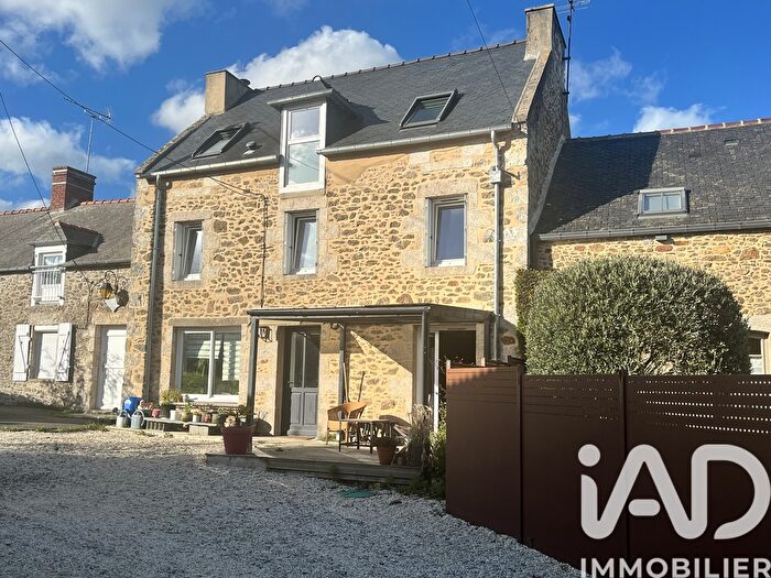 Maison à louer - Pleurtuit - 5 pièces - 4 chambres