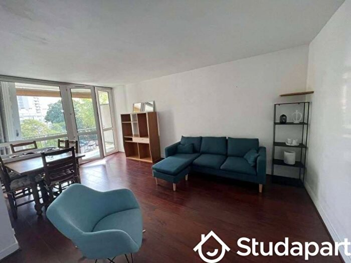 Appartement à louer - Place de France, Massy - 1 pièce - 3 chambres