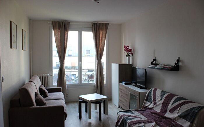 Appartement 1 pièce à Asnières-sur-Seine, Centre-ville, à louer
