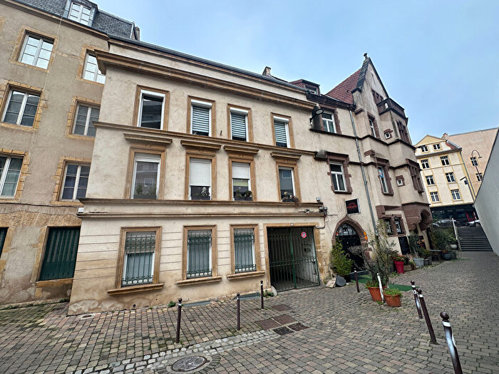 Appartement à vendre - Metz, Centre-ville - 4 pièces - 2 chambres