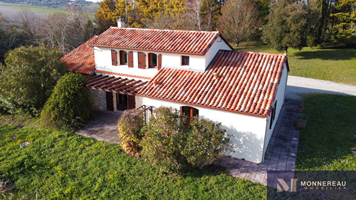 Maison à vendre - Blanzac-Porcheresse - 5 pièces - 3 chambres