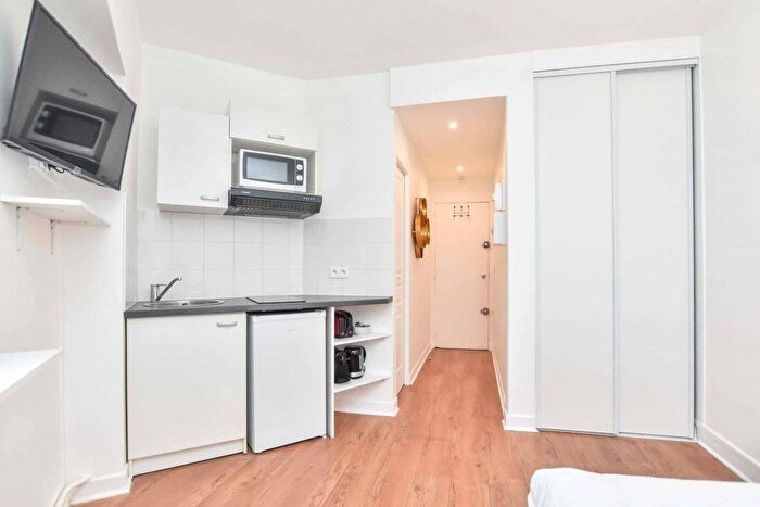 Appartement à louer - Moskowa-Porte Montmartre-Porte de Clignancourt, Paris ème arrondissement - 1 pièce