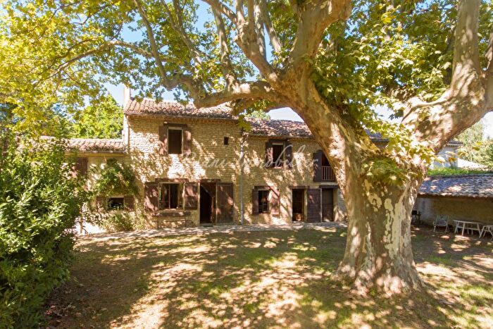 L'Isle-sur-la-Sorgue, Velorgues, Saint-Gervais, Petit Palais : Maison 9 pièces à vendre