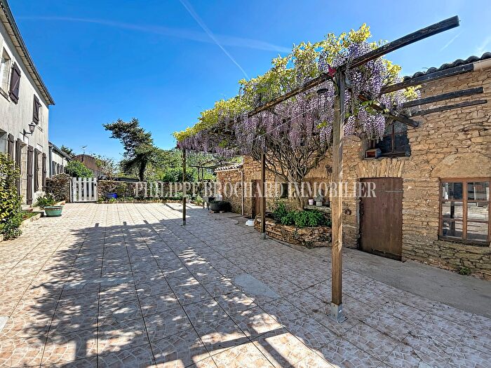Maison 9 pièces à vendre à Bazoges-en-Pareds