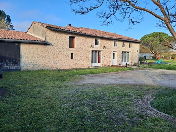 Maison à vendre - Saint-Maixant - 7 pièces - 5 chambres