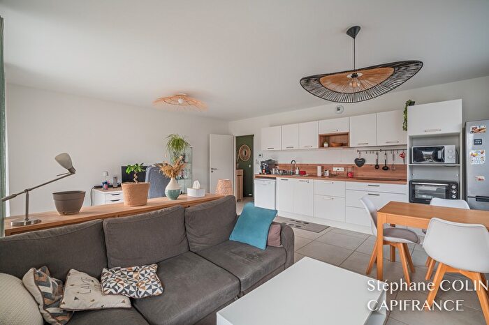 Appartement à vendre - Jarrie - 3 pièces - 2 chambres