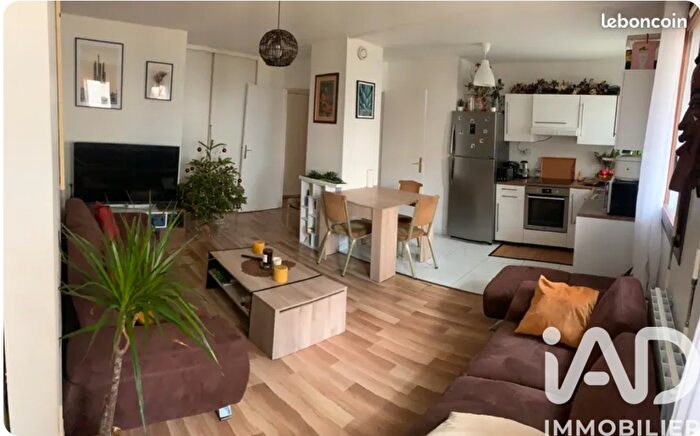 Courbevoie, Gambetta, La Défense - Appartement 3 pièces à louer