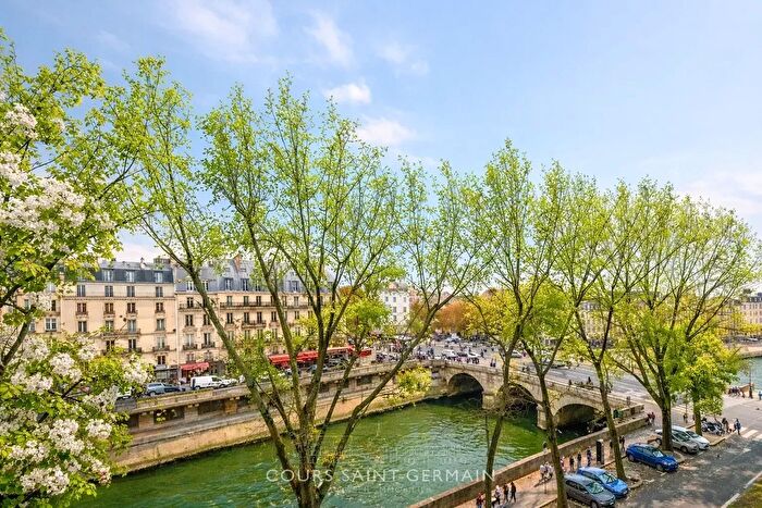 Appartement à vendre - Paris e , Les Iles - 6 pièces - 4 chambres