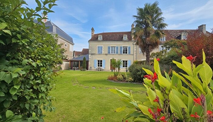 Maison à vendre - Saint-Savin - 10 pièces - 7 chambres