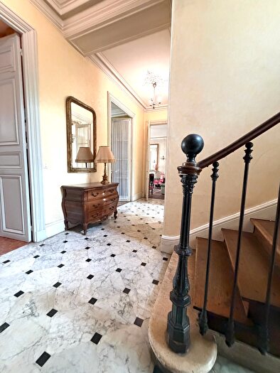 Maison 14 pièces à vendre à Orléans, Bannier, République