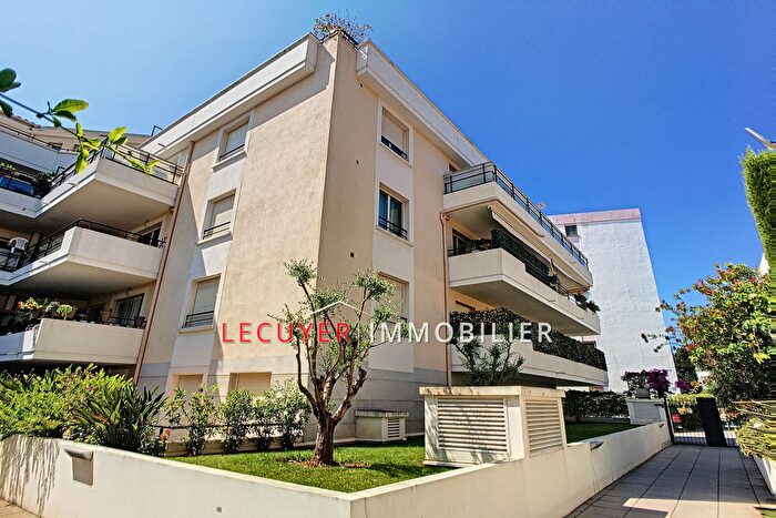 Appartement 4 pièces à Vallauris, Golfe Juan, Vieux Port, à louer