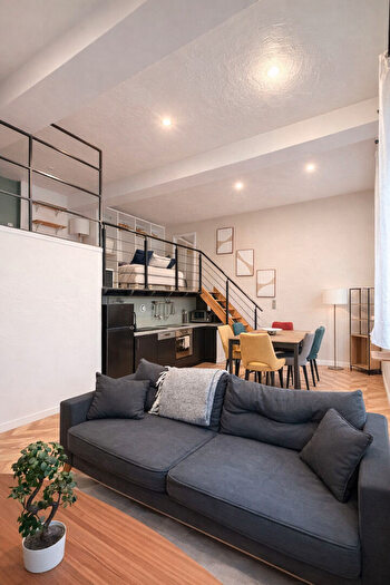 Appartement à vendre - Lyon er , Haut, Coeur des Pentes - 2 pièces - 1 chambre