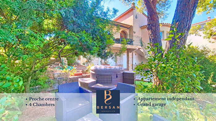 Maison à vendre - Saint-Raphaël - 8 pièces - 5 chambres